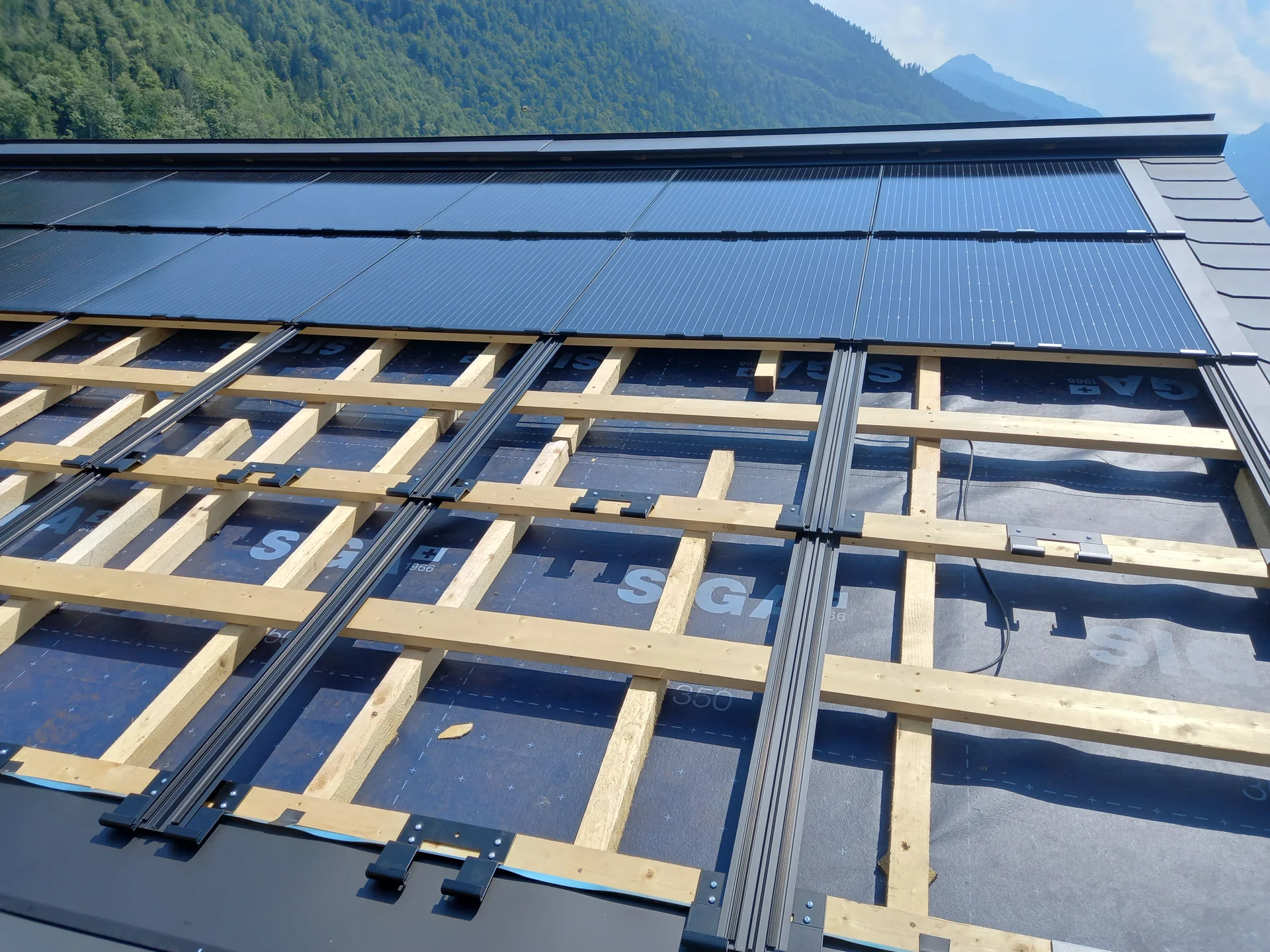 Unterdach unter Solar- und Photovoltaikanlagen